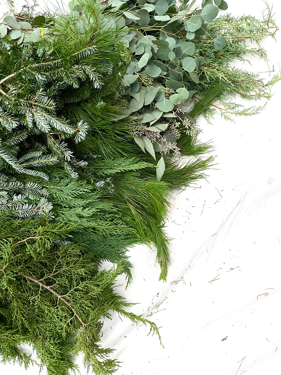 California Christmas Luxury Foliage Box – Gracious Garlands